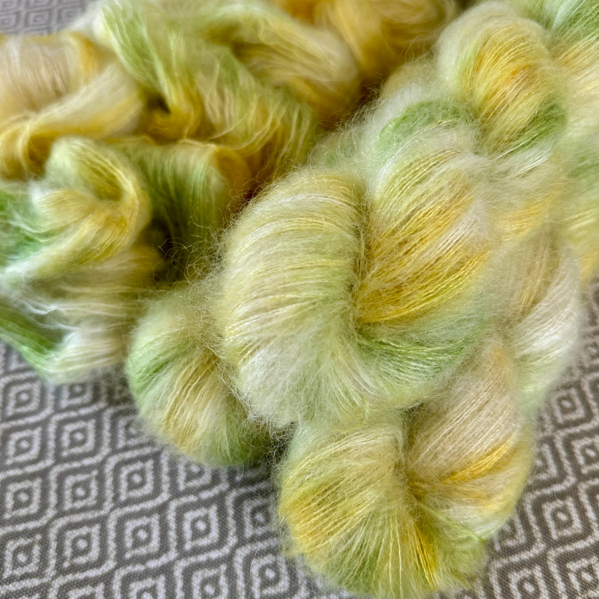 Fine Fluff Yarn - April Birth Flower - Daisy – Greenwood Fiberworks