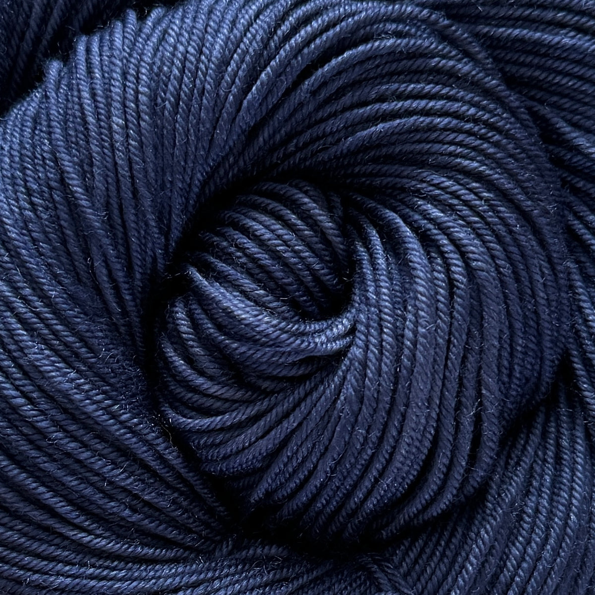 Luxe Yarn - Navy Semi Solid – Greenwood Fiberworks