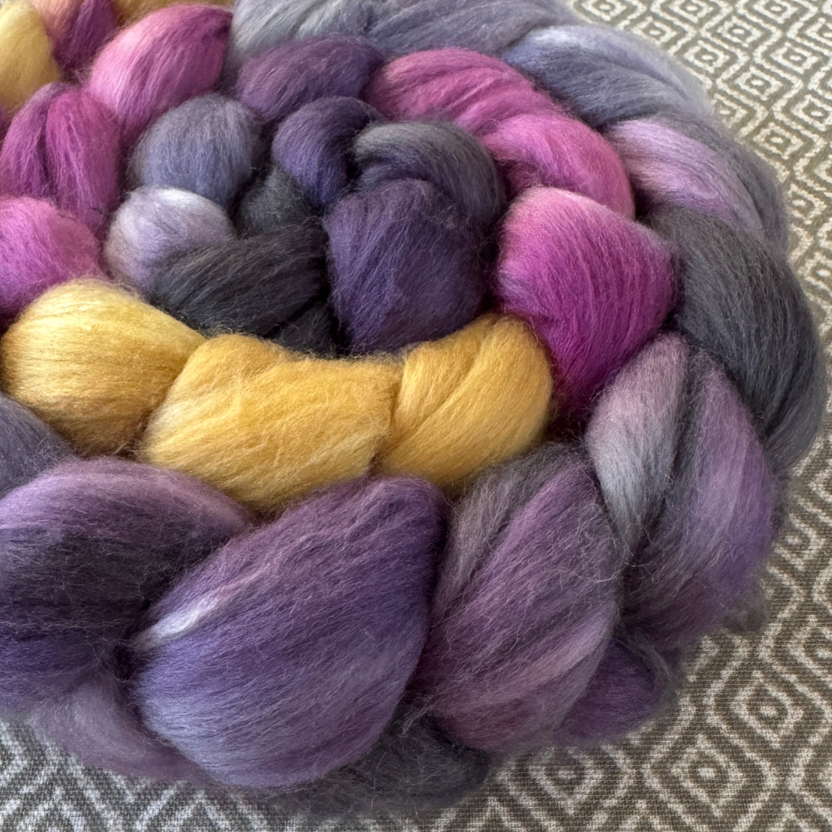 Merino Silk Cashmere Roving - Gladiolus – Greenwood Fiberworks