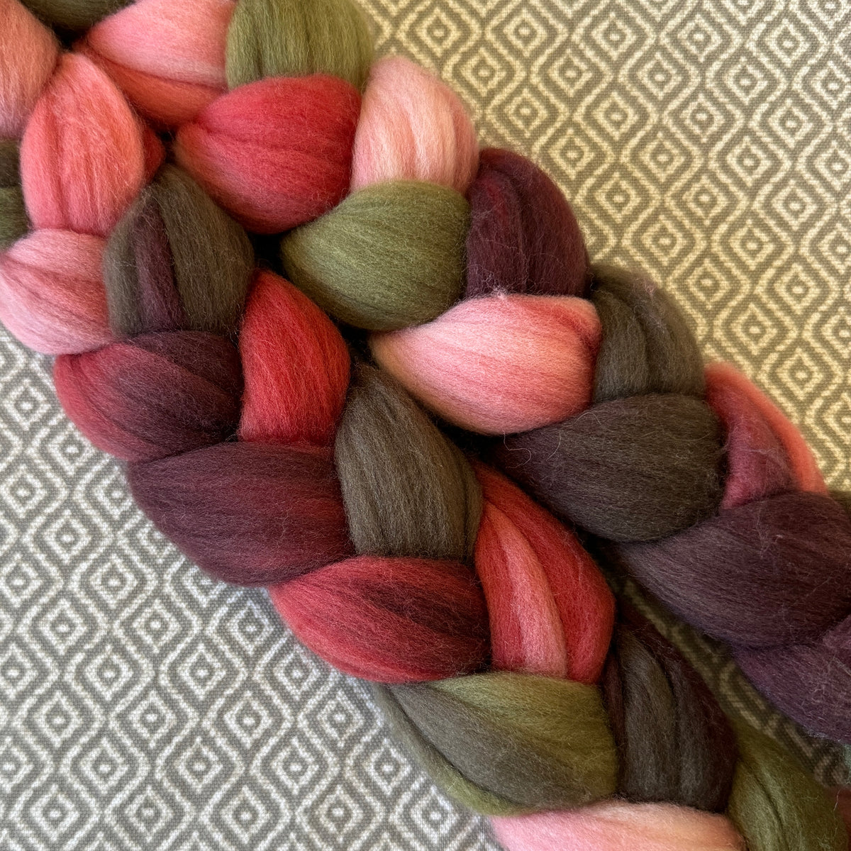 Rambouillet Wool Roving - Paper Roses – Greenwood Fiberworks