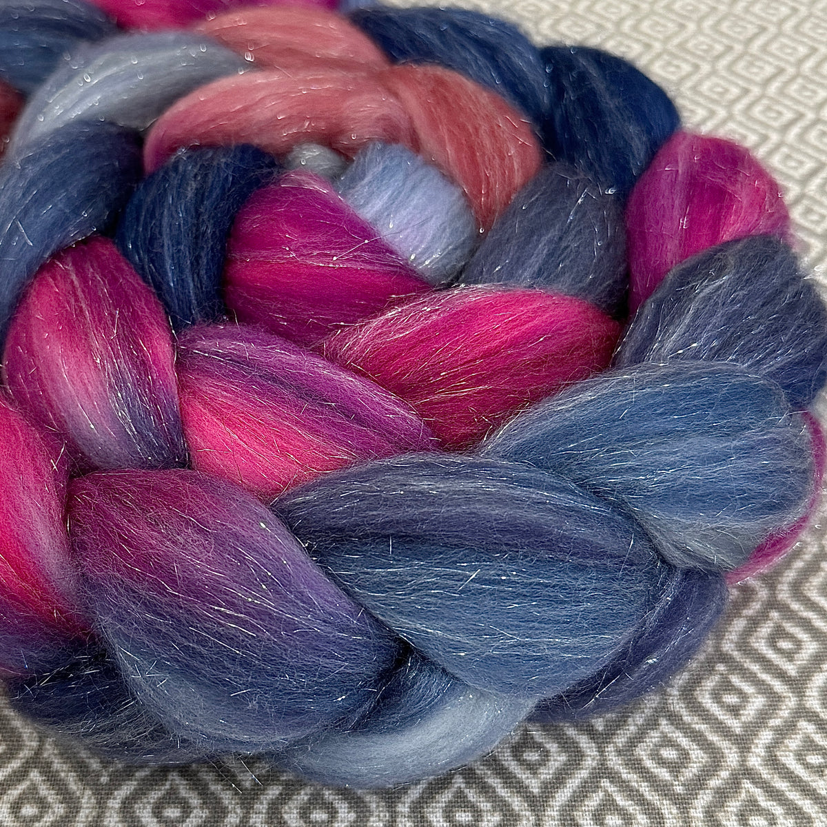 Glitter Roving - Morning Glory - Silver – Greenwood Fiberworks