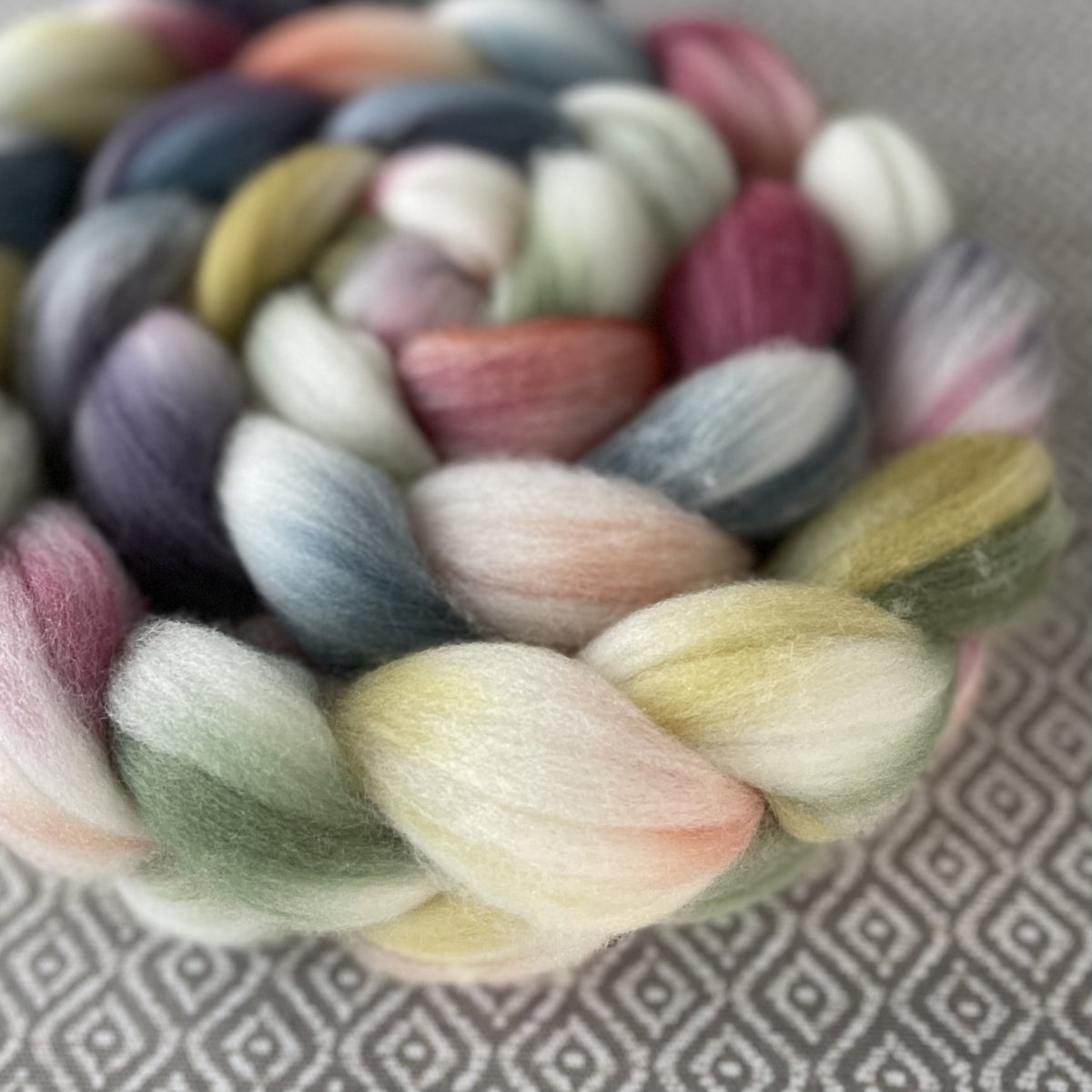 Polwarth Wool Roving - Diamond – Greenwood Fiberworks