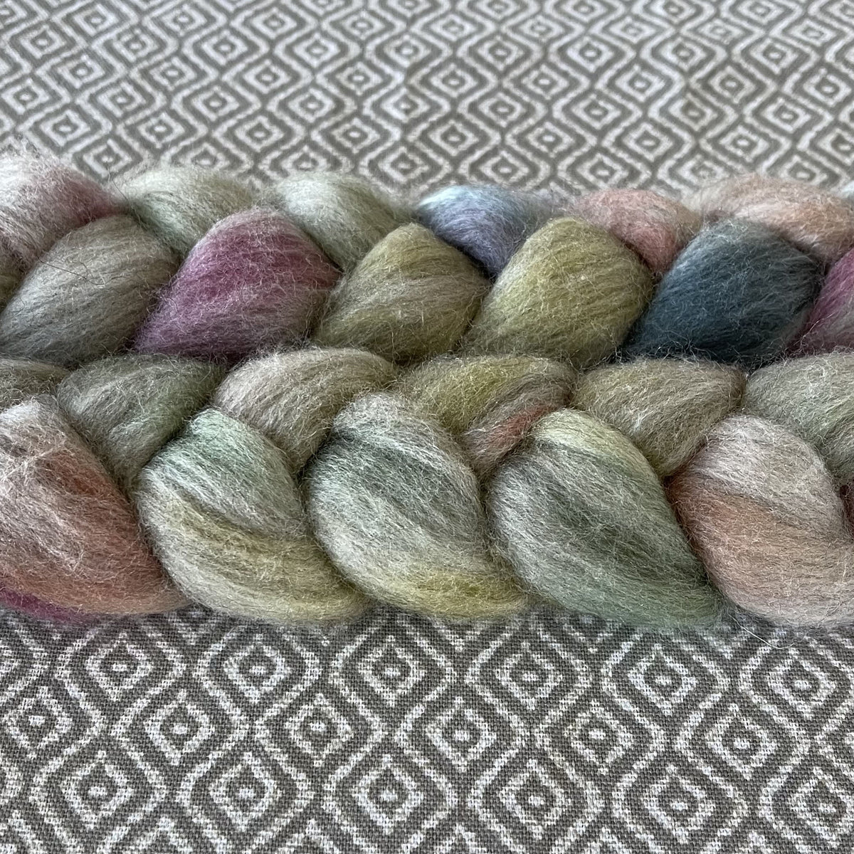 Merino Yak Silk Roving - Diamond – Greenwood Fiberworks