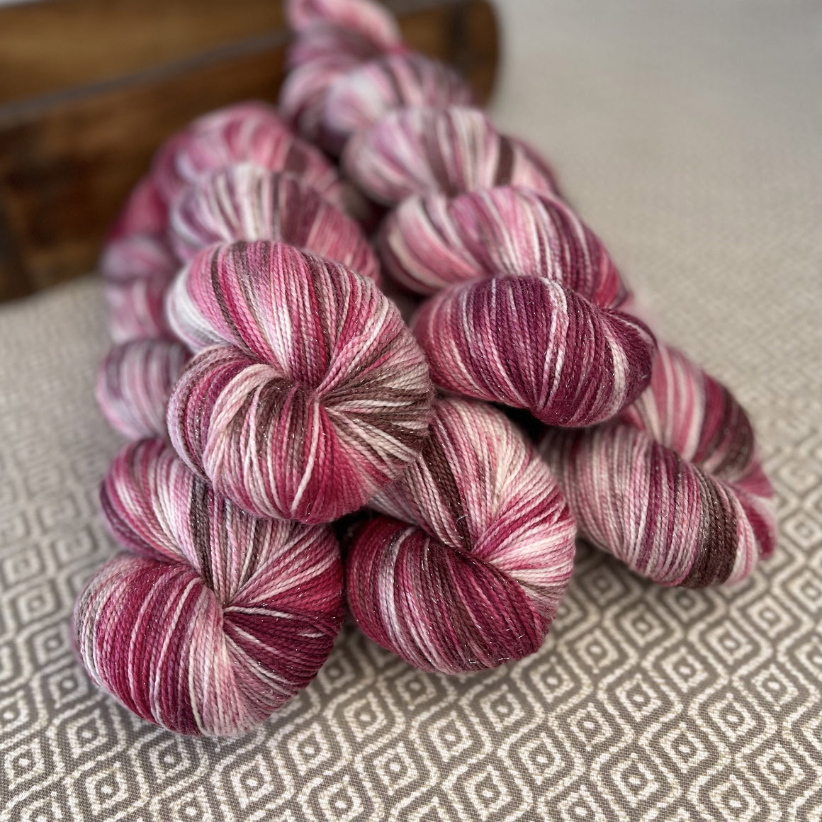 Dust Yarn (Sparkle) - Variegated – Greenwood Fiberworks
